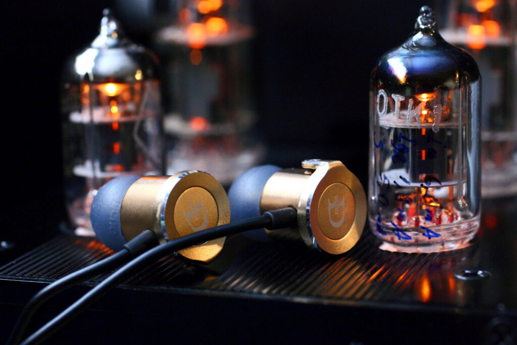 The DN-2000 Hybrid IEM By DUNU — Headfonics